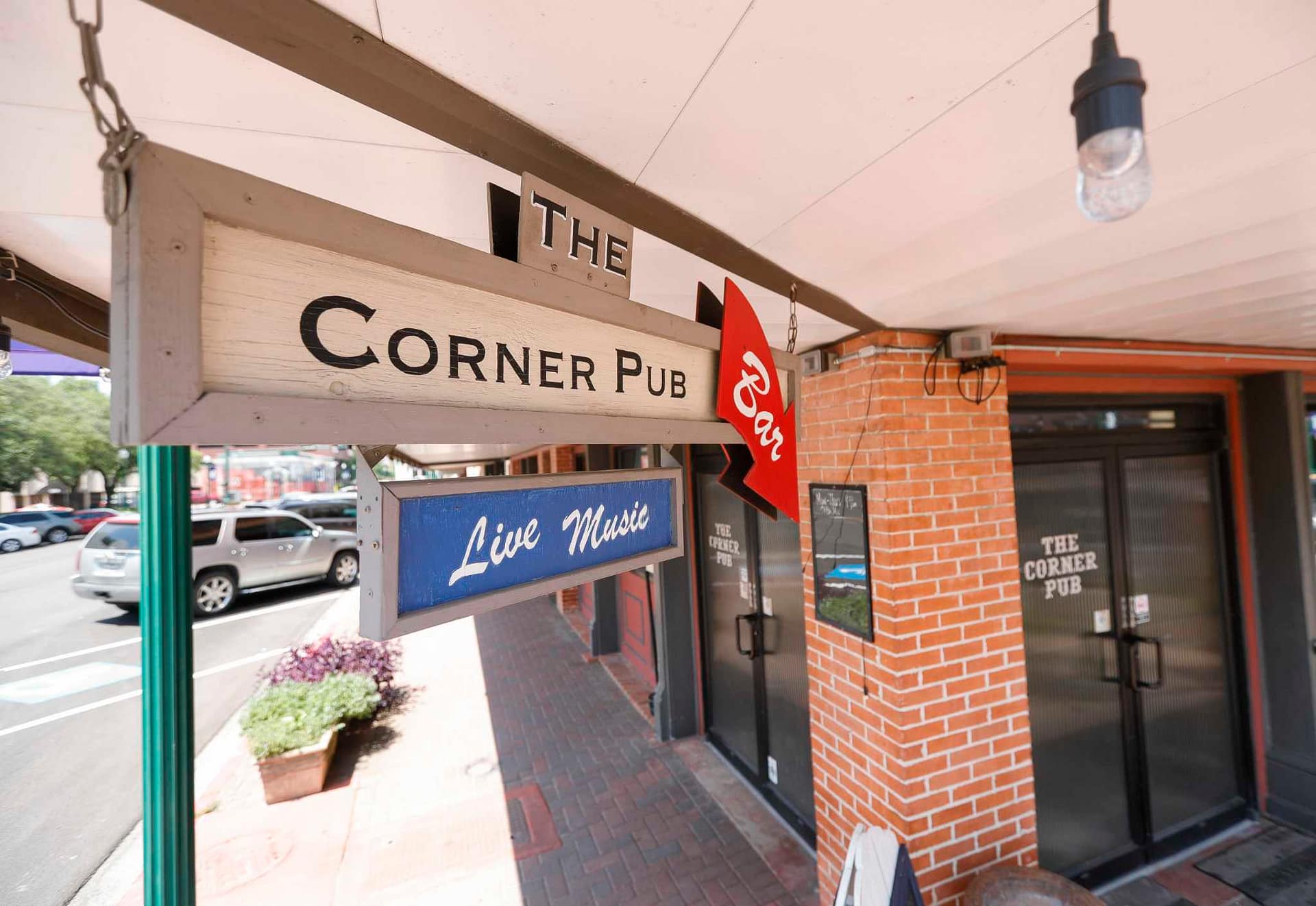 The Corner Pub - Lake Conroe