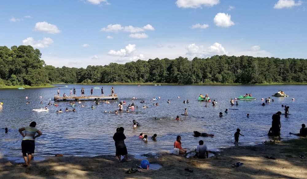 Best Hang Out Places for Boaters - Lake Conroe