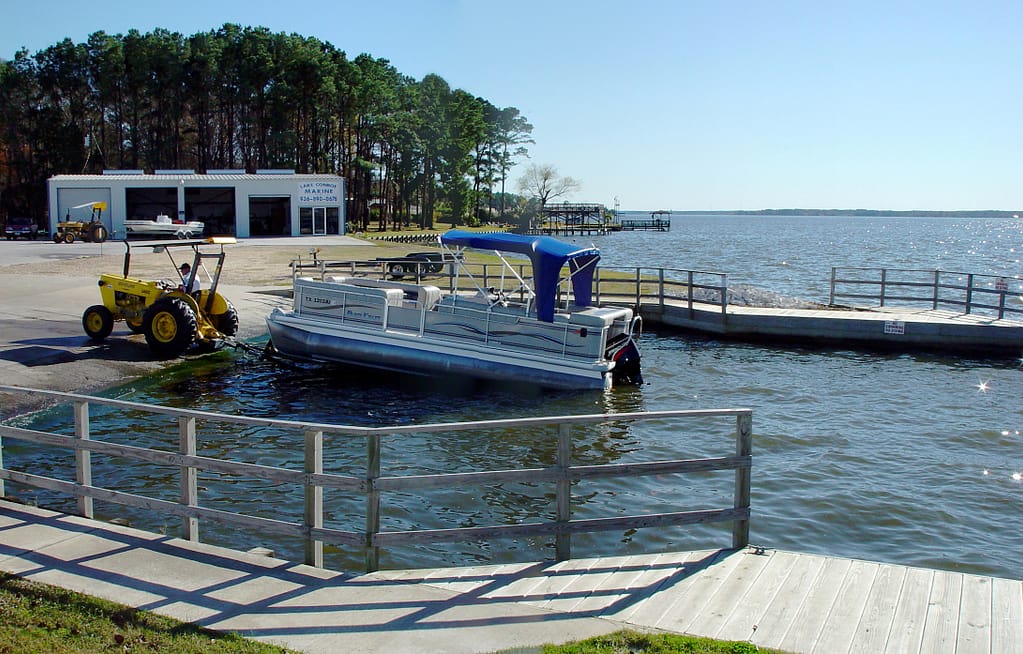 Boat Storage on Lake Conroe | E-Z Boat Storage & Valet Launch